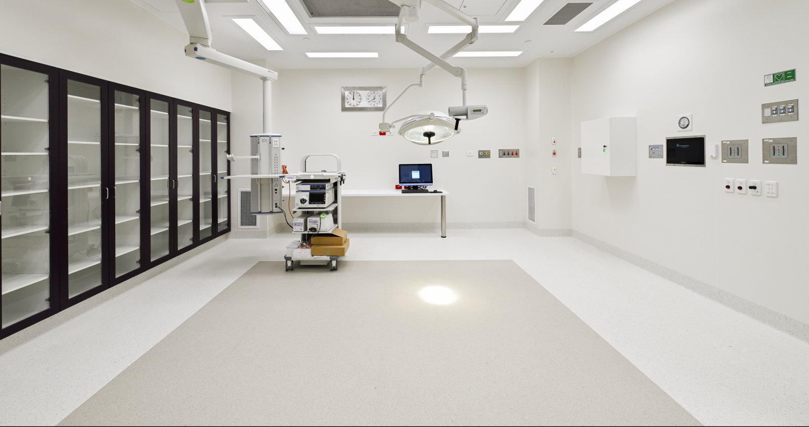 Frankston Public Hospital Surgical Theatres | Gray Puksand Architecture ...